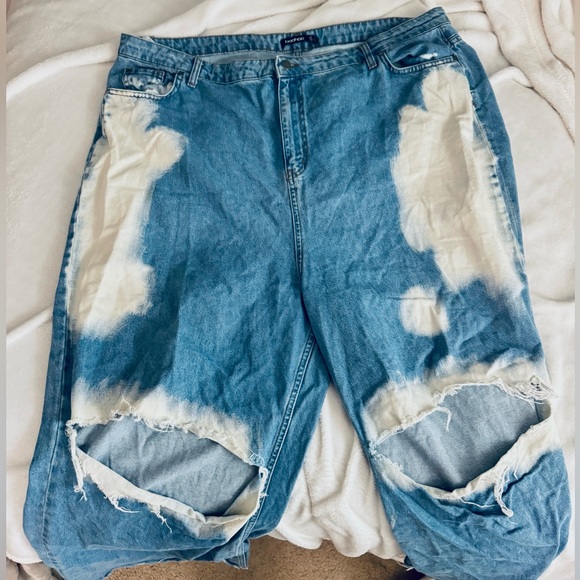 Boohoo | Jeans | Boohoo Blue Relaxed Fit Jeans With Distressed Bleach ...